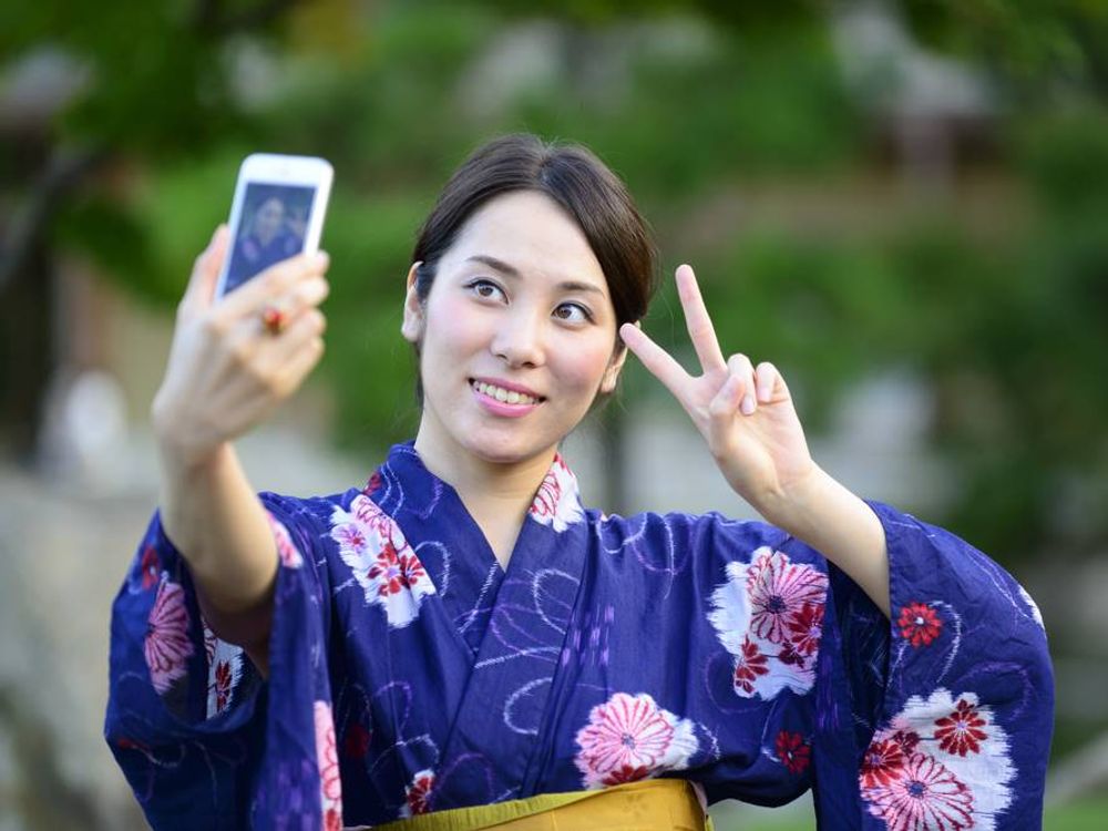 Yukata Dressing Lesson for Men and Women in Osaka (with Yukata to Take ...