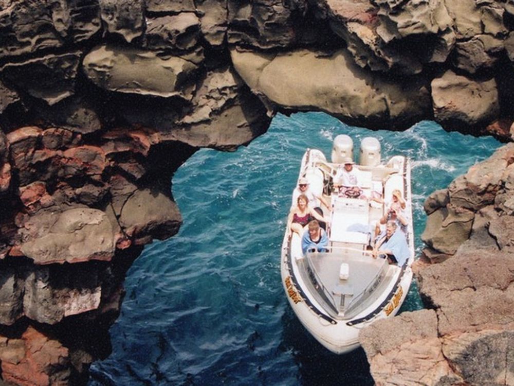 Sea Quest Kealakekua Bay Snorkel Tour & Rafting Sea Cave Expedition ...