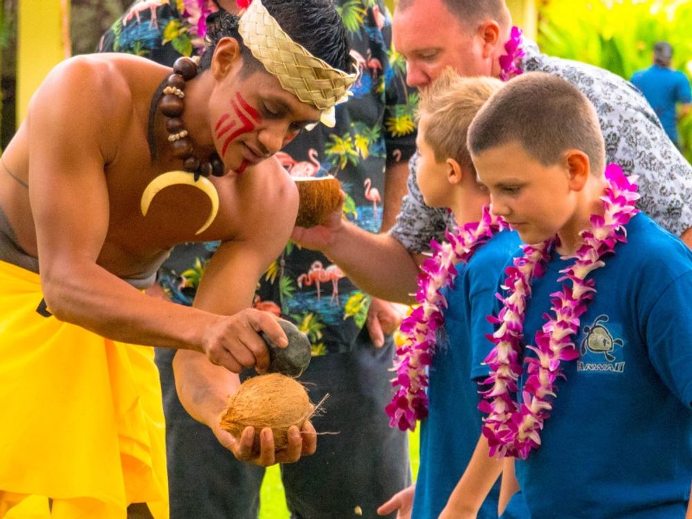 Toa Luau & Waimea Valley Pass - Polynesian Show & Lunch Buffet [12:30 ...
