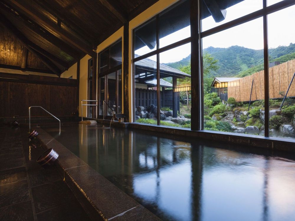 古民家ホテル「ryugon」 日帰り温泉＋ラウンジ利用プラン 雪国の古民家ホテルで風情を感じる穏やかなひととき ＜飲み物・スナック付き／南魚沼 ...