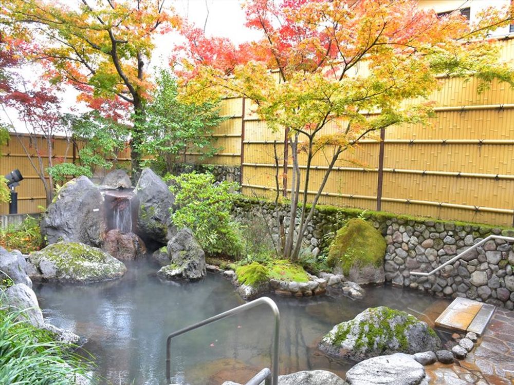 電動バギーで行く別府観光 市営 堀田温泉 「ゆのくにクルーザー」に乗って別府DEEP旅 普通免許で運転OK！＜別府市＞by クリオシティおおいた | 大分の観光&遊び・体験・レジャー専門予約 ...