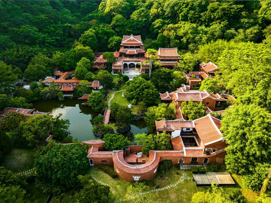 新竹南園 観光ツアー 美しい中国式の庭園風景を楽しむ日帰り旅＜7歳から参加OK／昼食付き／日本語ガイド／台北発＞ | 台北の観光・オプショナルツアー専門 VELTRA(ベルトラ)