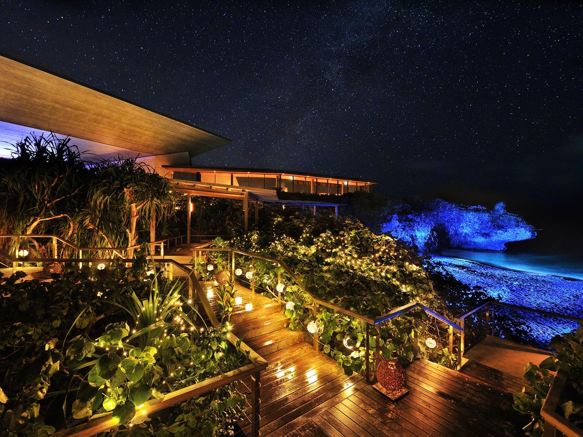 イルミーバンタ 海辺の夜あかりシャトルバス 期間限定！海カフェでイルミネーションイベント開催 幻想的に輝く夜のビーチを満喫しよう＜12～1月／那覇・北谷発＞ | 沖縄本島の観光・オプショナル ...