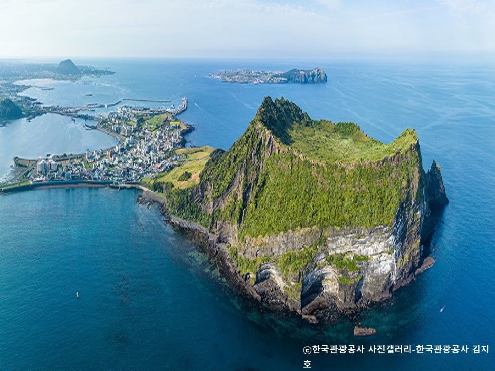 済州市内 貸切チャーターツアー ＜最大定員13名／6～9時間／日本語ガイド＞ ※車1台あたり料金 | 済州島（チェジュ）の観光・オプショナルツアー専門 VELTRA(ベルトラ)