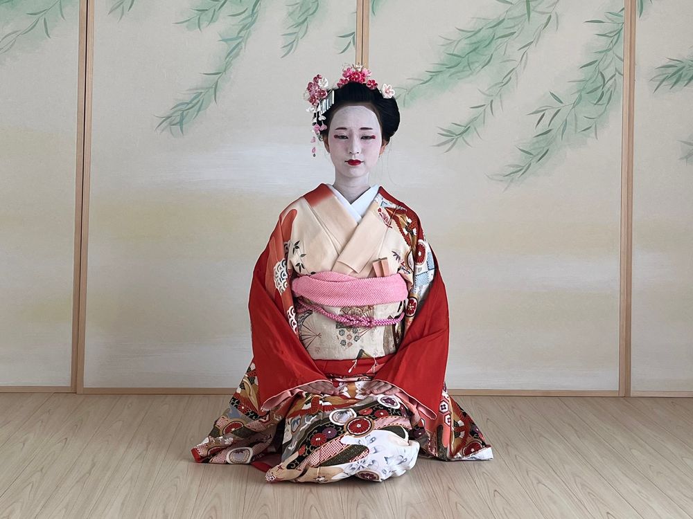 Maiko Photo Session and Tea Ceremony Experience with Sweets in Hakata ...