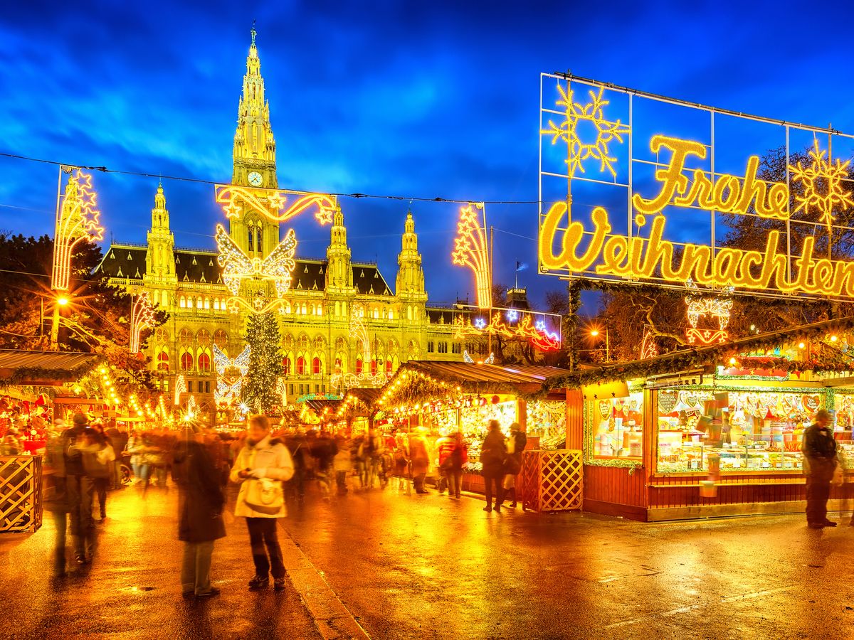 11月15日～12月24日限定！ウィーン旧市街とクリスマスマーケット散策ツアー プンシュ1杯付き＜日本語ガイド／約3時間／ウィーン発＞ by H.I.S. | オーストリア（ウィーン）旅行の ...