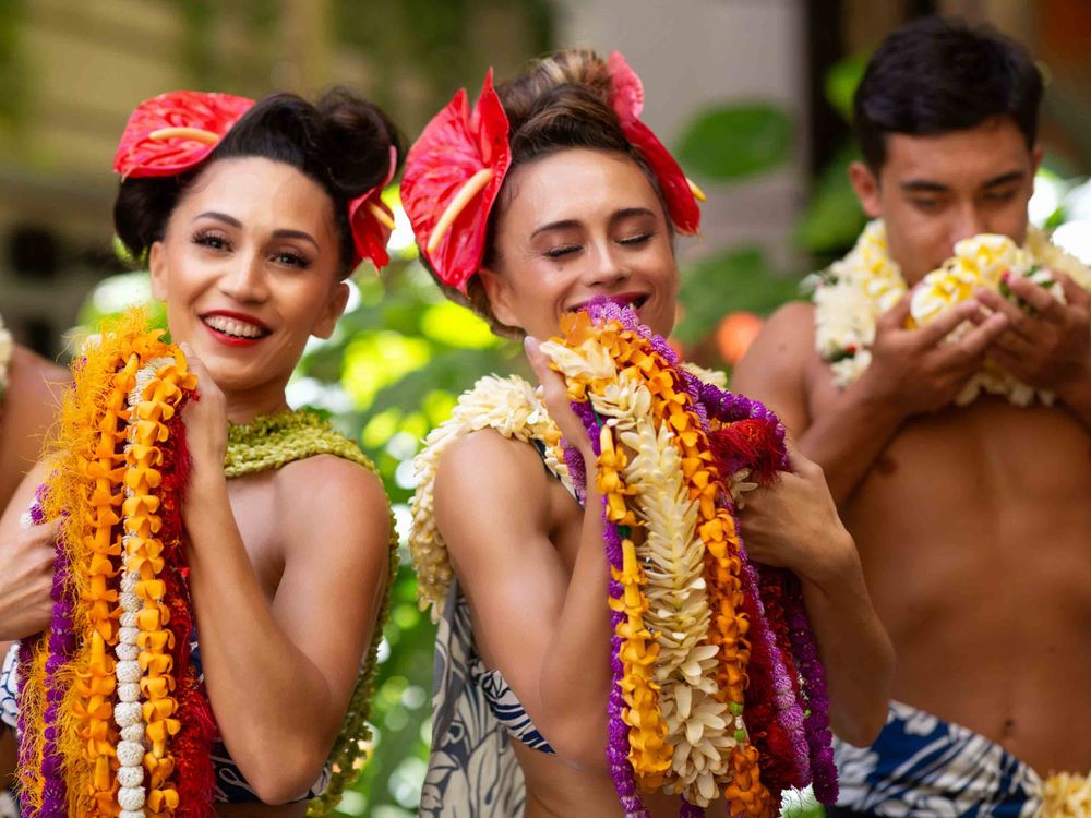 Na Lei Aloha Waikiki Luau - Authentic Hula Show & Dinner at The Buffet ...