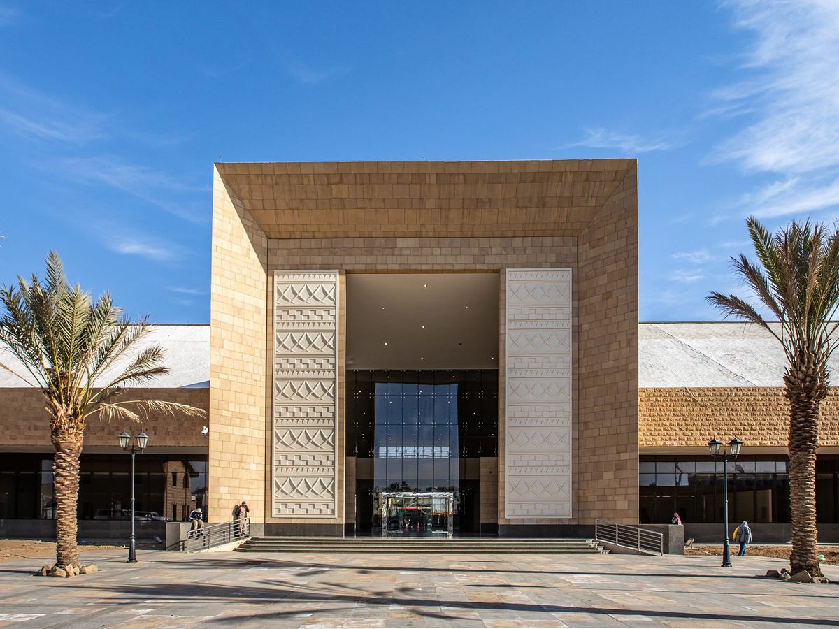 【貸切チャーター】観光を自由にアレンジ！お好きな場所へご案内するオーダーメイドツアー＜8時間 or 12時間／英語ドライバー／タブーク市内発着＞ | サウジアラビアの観光・オプショナルツアー ...