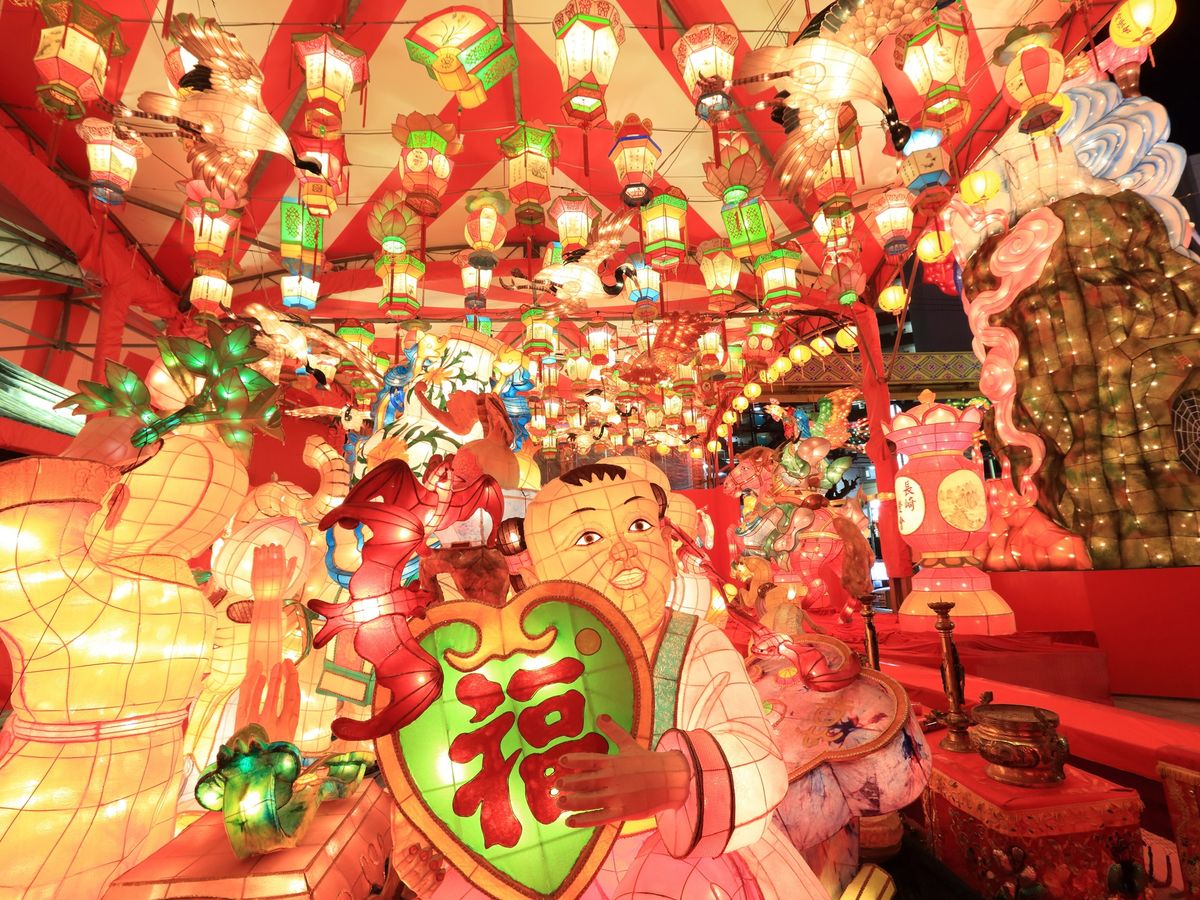 【1月29日～2月12日限定】熊本発着日帰りバスツアー 冬の風物詩 長崎ランタンフェスティバルへ！幻想的なランタンの世界を満喫 by 九州産交ツーリズム | 熊本の観光&遊び・体験・レジャー ...